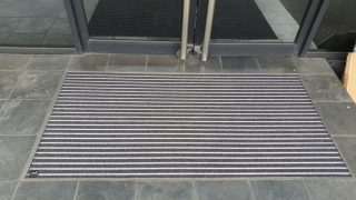 Recessed Well matting, hard wearing carpet with aluminum frame and ...