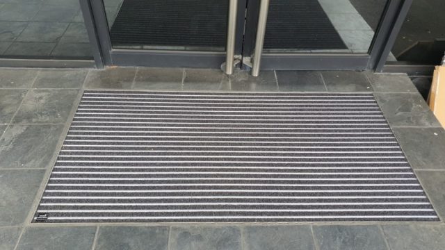 Recessed Well matting, hard wearing carpet with aluminum frame and ...