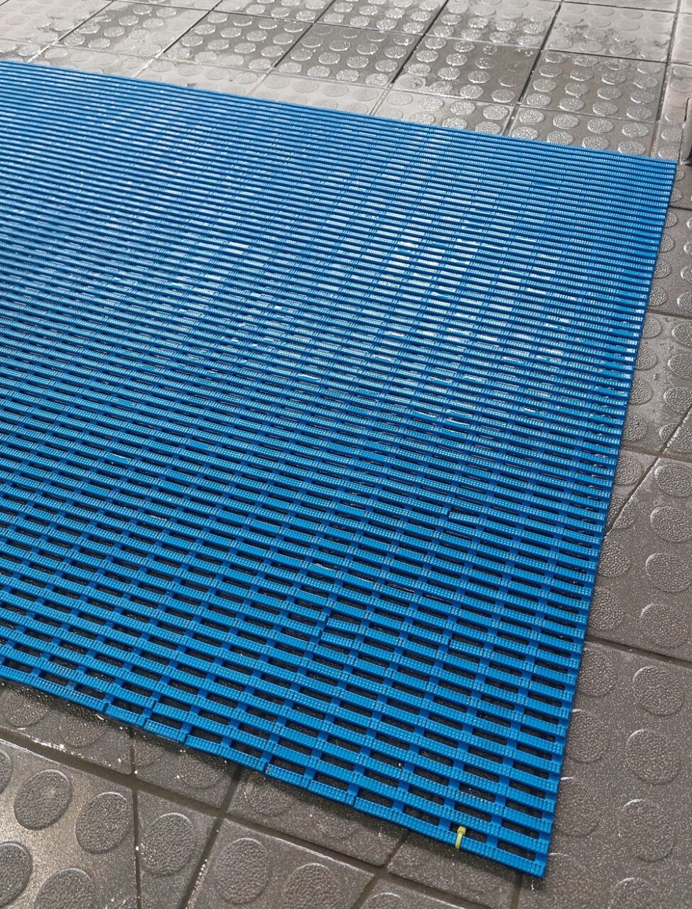 Heronair tubular matting for wet areas, anti-fatigue and non-slip