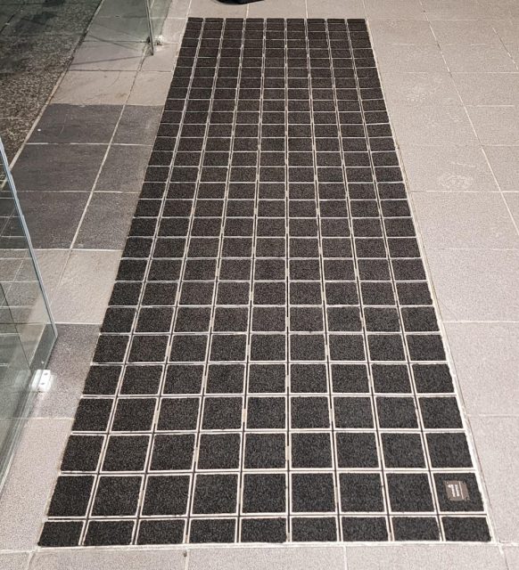 Shuttle Entrance Matting System Suitable for Recessed Wells