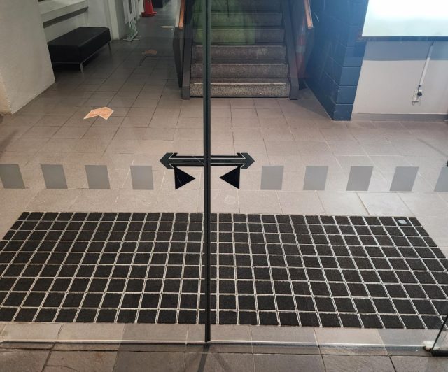 Shuttle Entrance Matting System Suitable for Recessed Wells