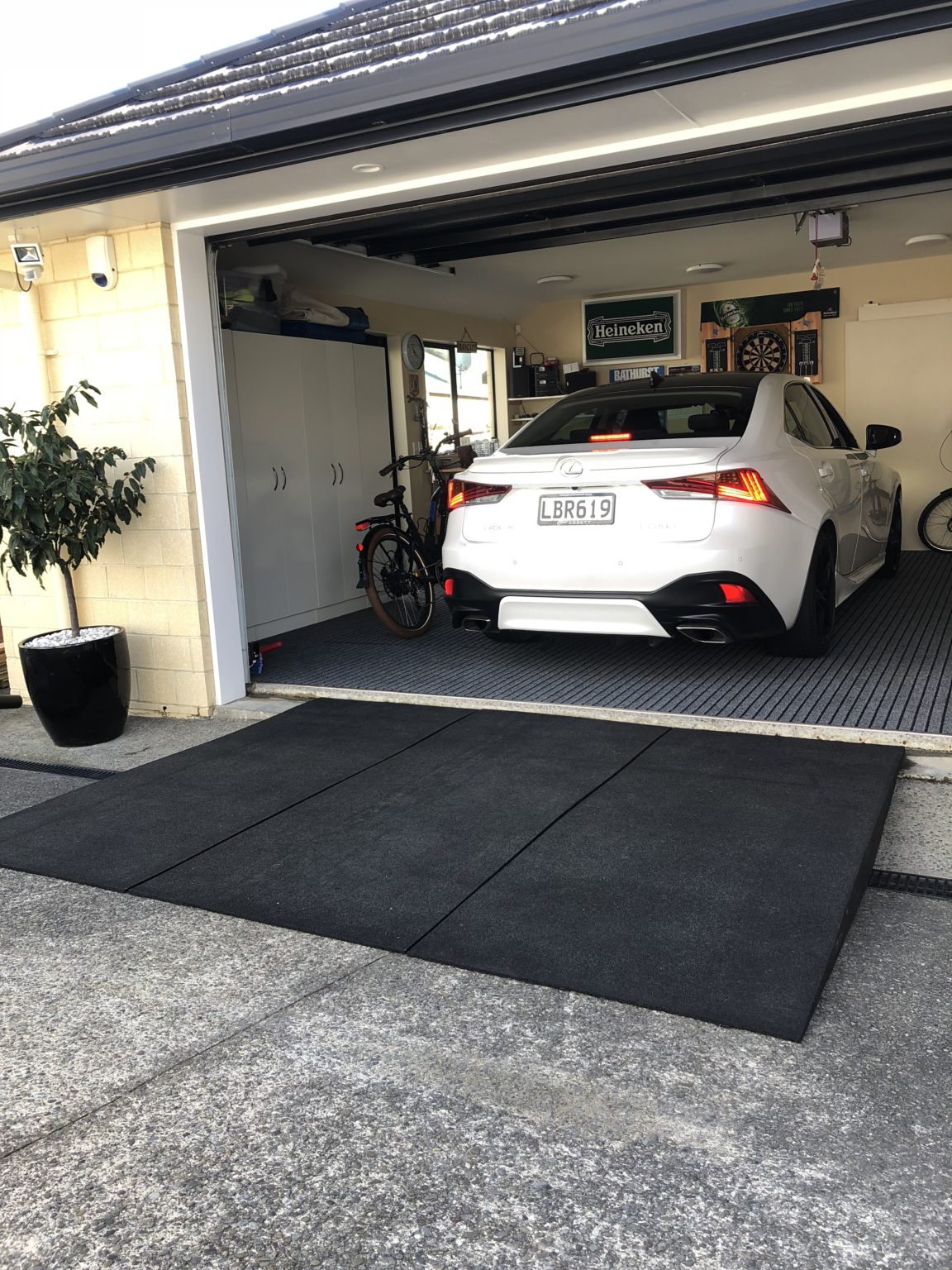 Making entry into buildings safer and easier for fragile, disabled or ...