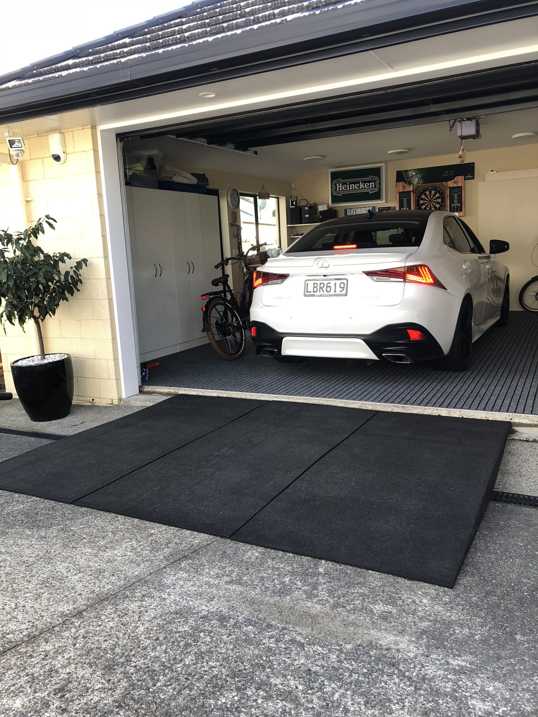 Making entry into buildings safer and easier for fragile, disabled or ...