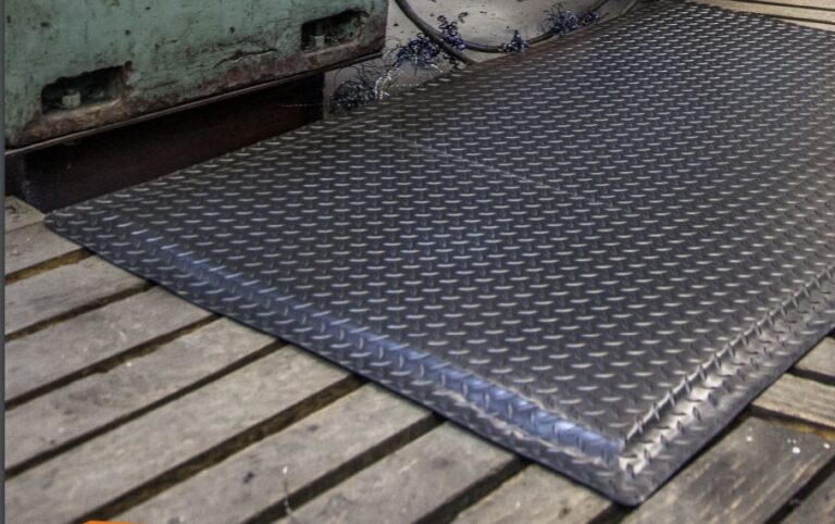 Diamond Plate Anti-Fatigue Mat with Durable PVC Skin